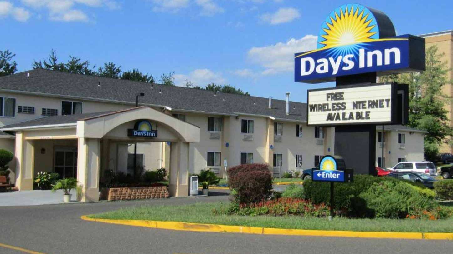 Days Inn by Wyndham - 101 E 9th Ave Garage | Way