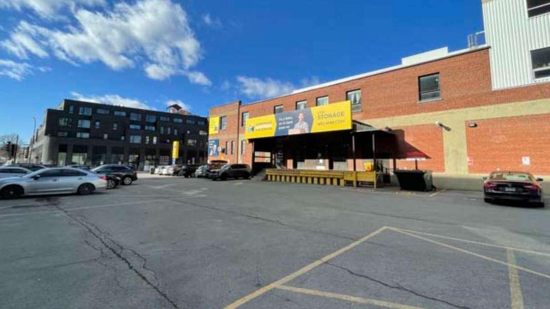Montreal Mini-Storage 2 YUL Airport Parking (L001) | Way