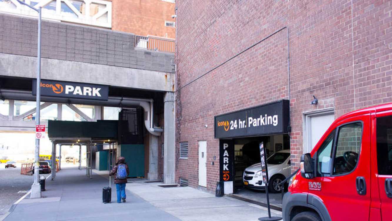 Reserve 42 Harrison Street Parking | Book and Save | Way.com