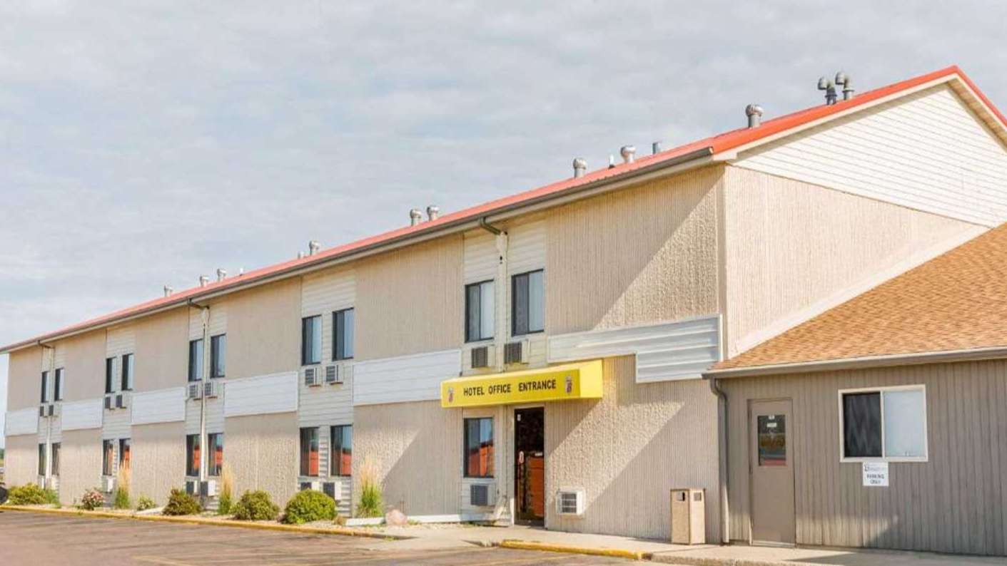 Reserve 1202 South Kniss Ave Parking | Book and Save | Way.com