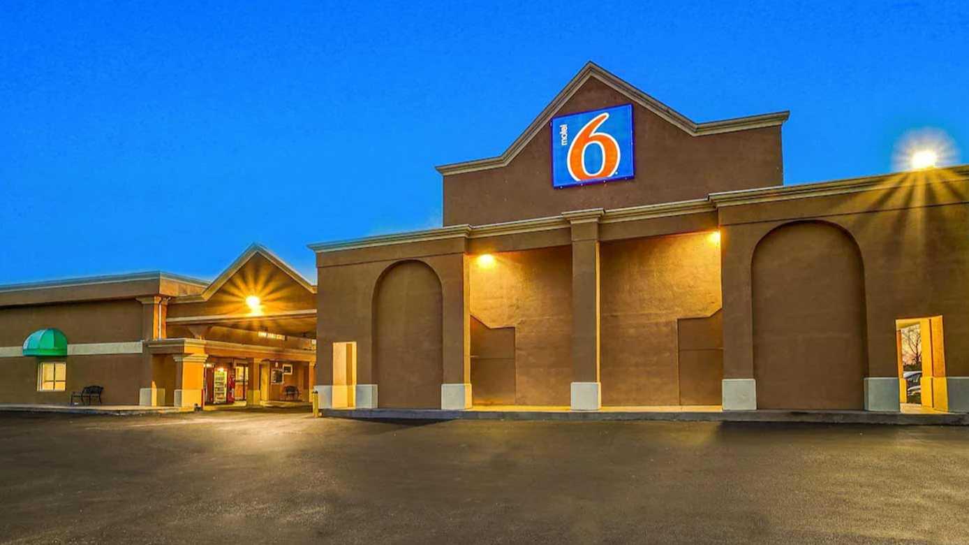 Reserve 600 S Governor Printz Blvd Parking | Book and Save | Way.com