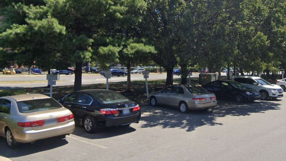 Reserve Hilton Alexandria DCA Airport Parking | Way.com