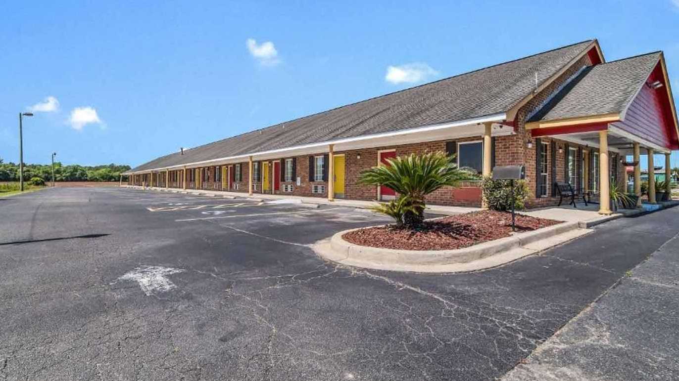 Reserve 9112 Old Number Six Highway Parking | Book and Save | Way.com