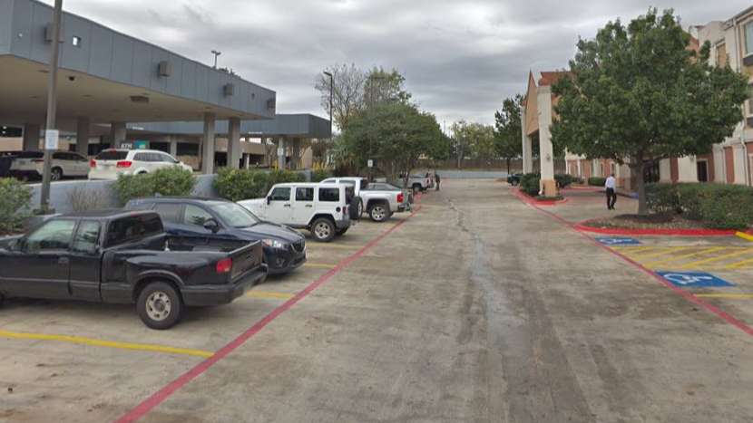 Reserve Comfort Inn and Suites SAT Airport Parking | Way.com