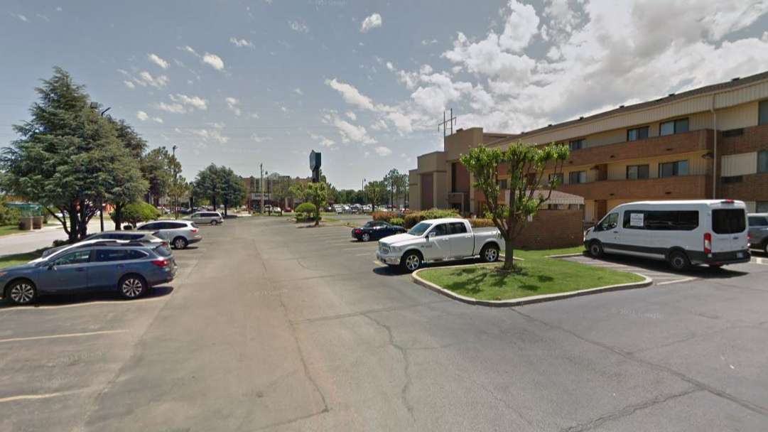Reserve Clarion Pointe OKC Airport Parking | Way.com