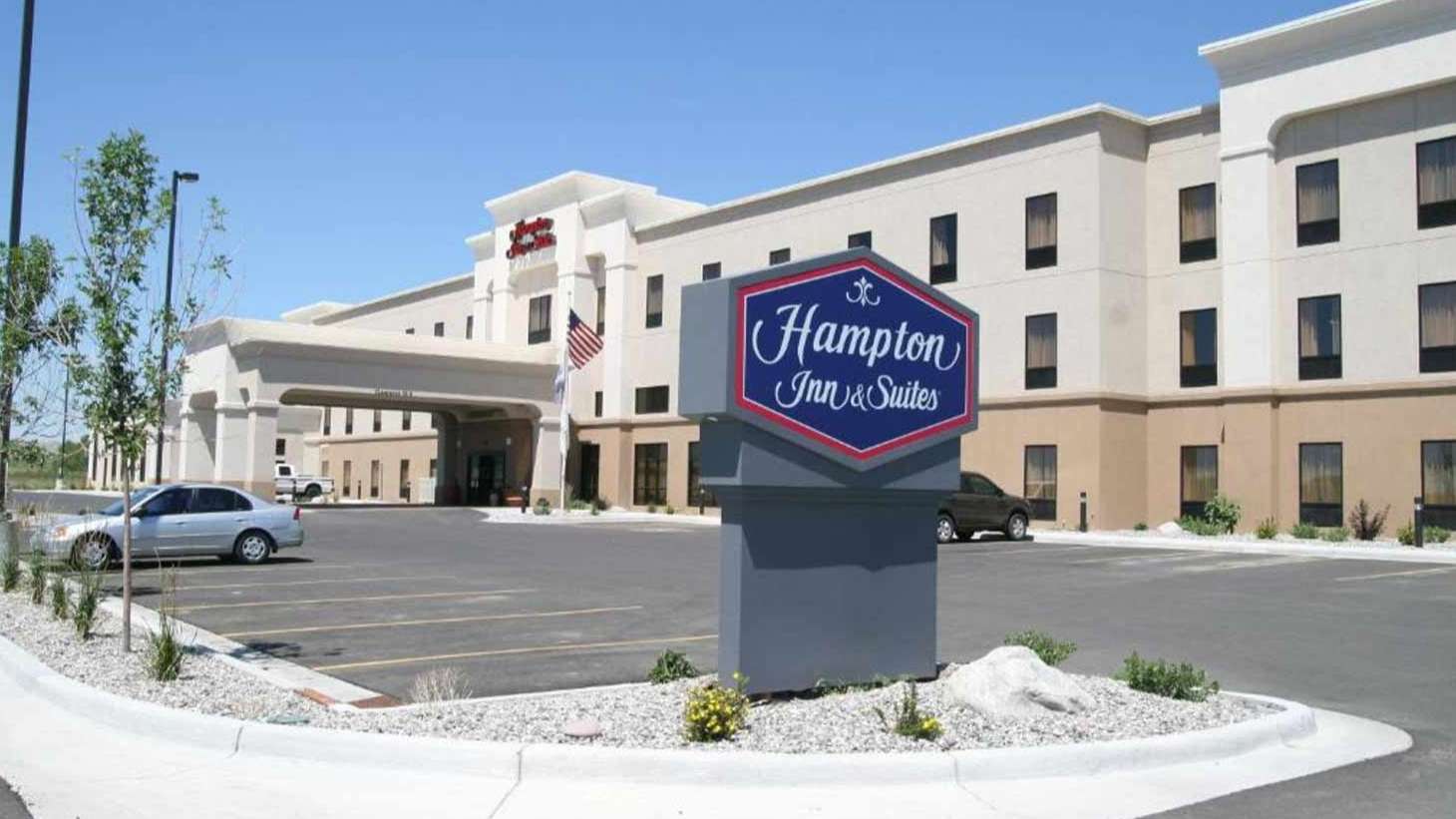Hampton Inn - 2500 N Federal Blvd Garage | Way