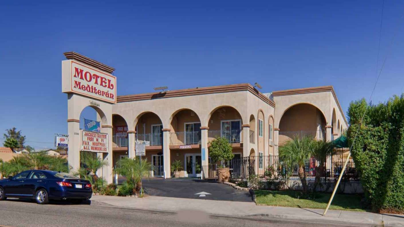 2336 S Escondido Blvd (Motel Mediteran) Garage | Way