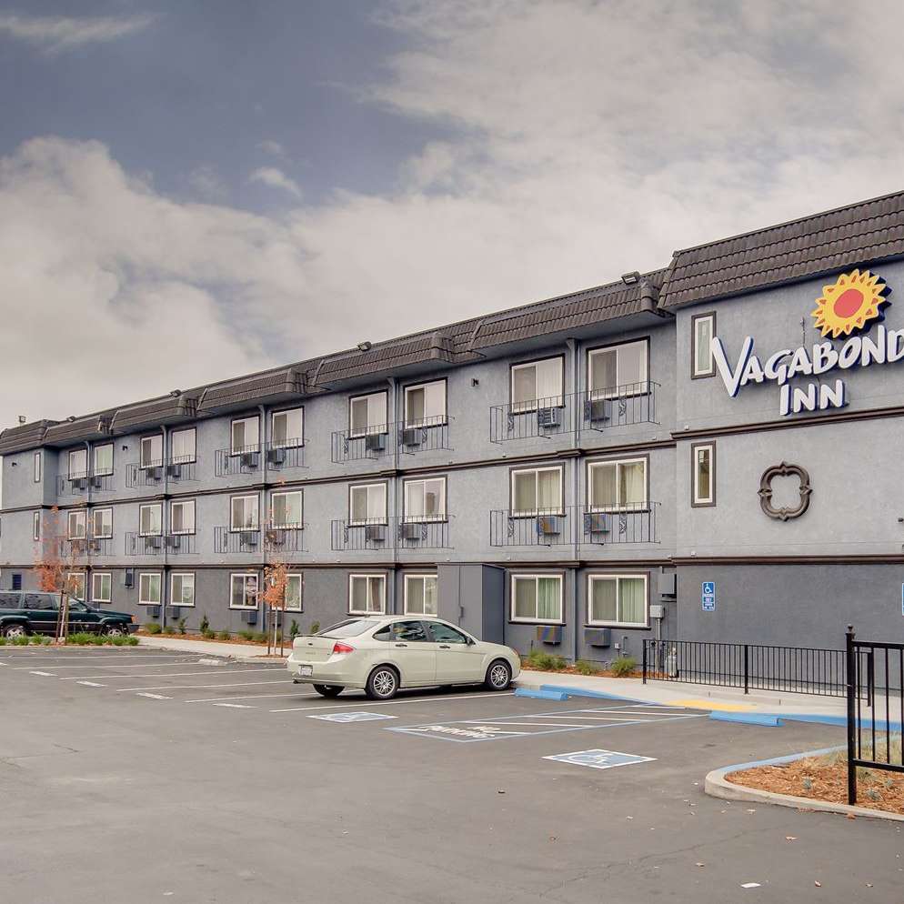 Book Vagabond Inn Executive Hayward OAK Airport Parking | Long Term ...
