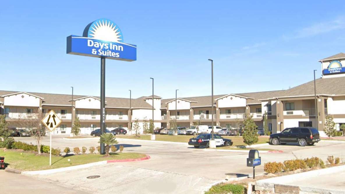 Days Inn and Suites - 20414 Julie Marie Ln Garage | Way