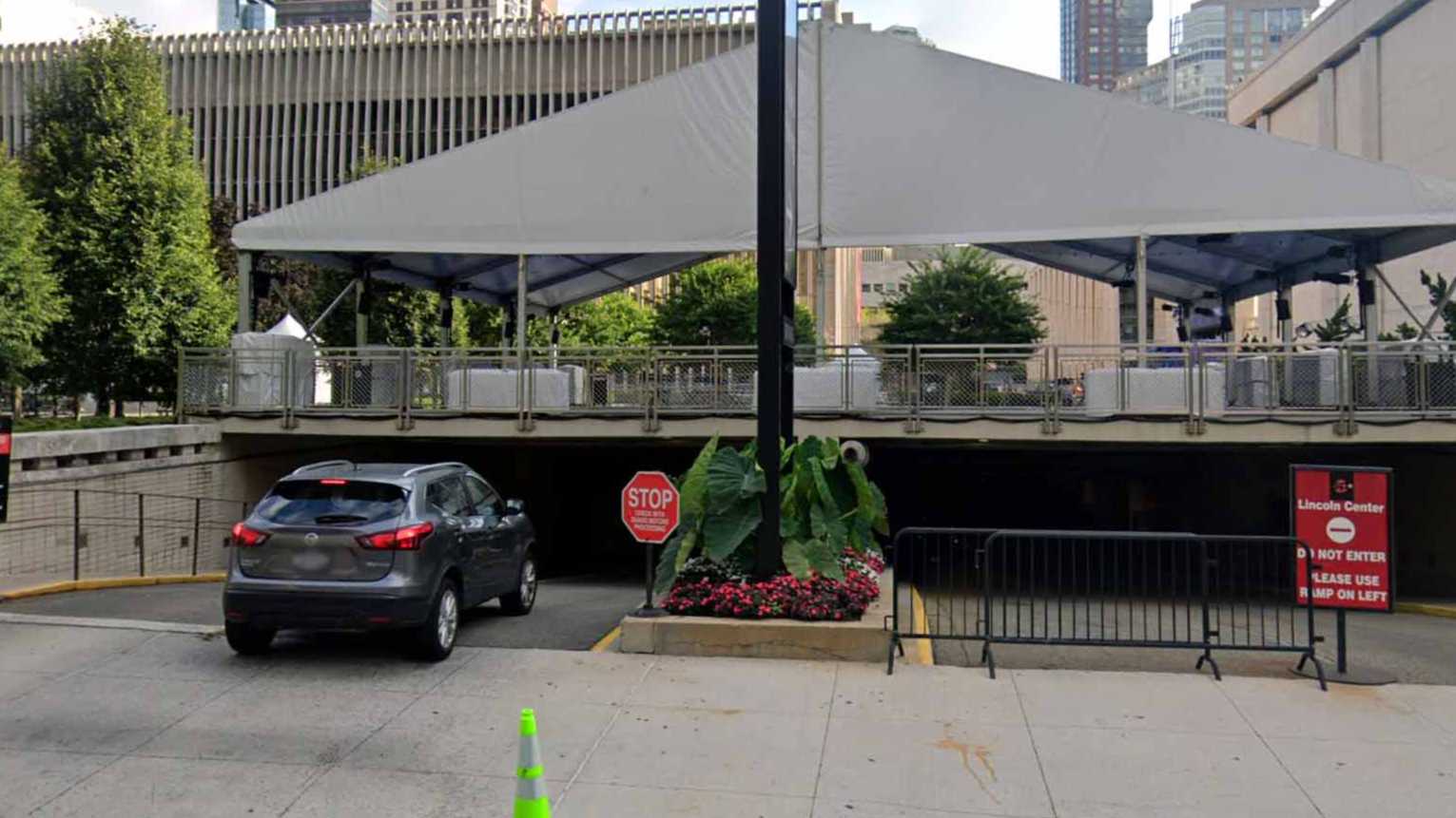 Reserve Lincoln Center Plaza Garage Parking | 140 West 62nd Street Parking
