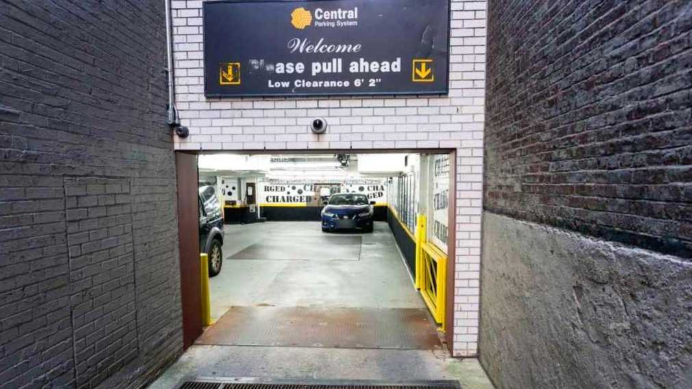 Reserve 910 5th Avenue Garage Parking | 4 East 72nd Street Parking | Way