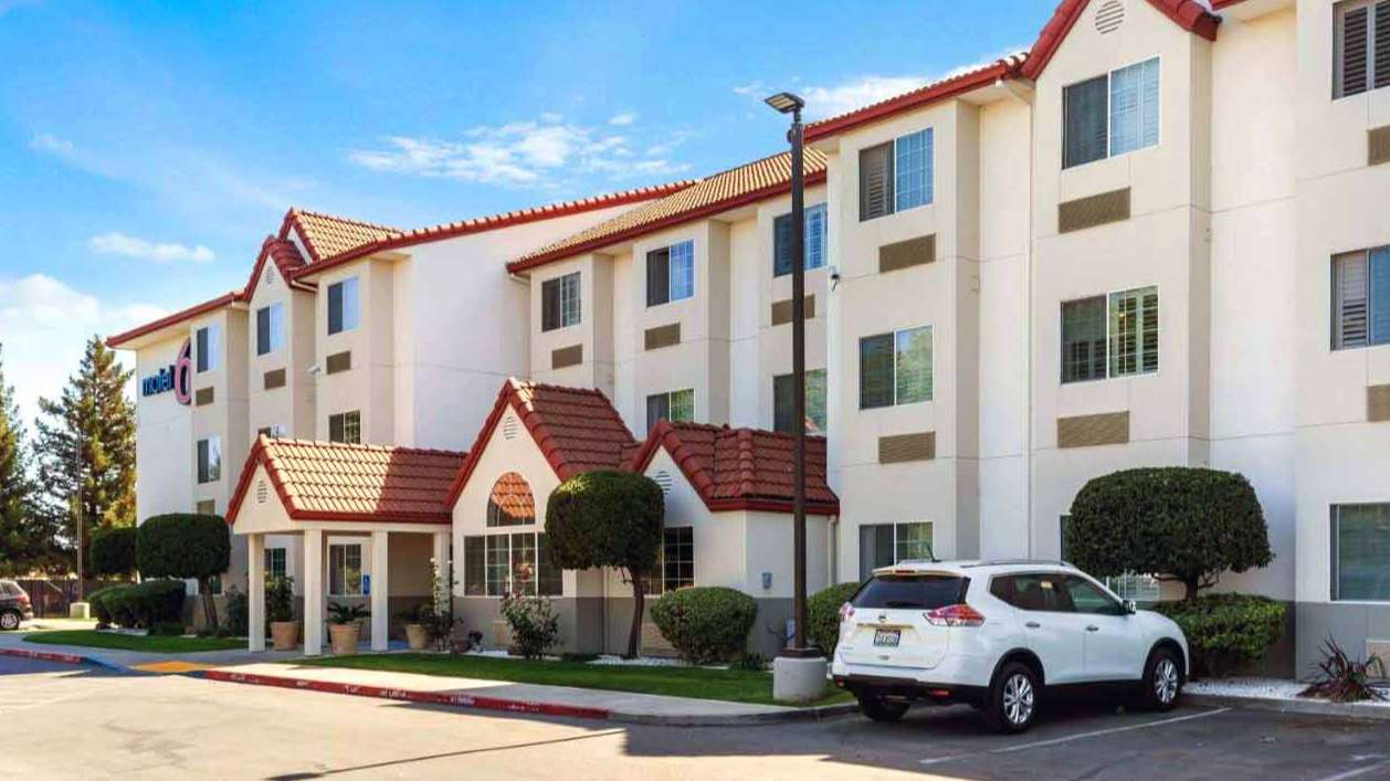 1480 Ary Ln (Motel 6) Garage | Way