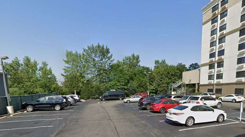 Hampton Inn EWR Airport Parking | Way