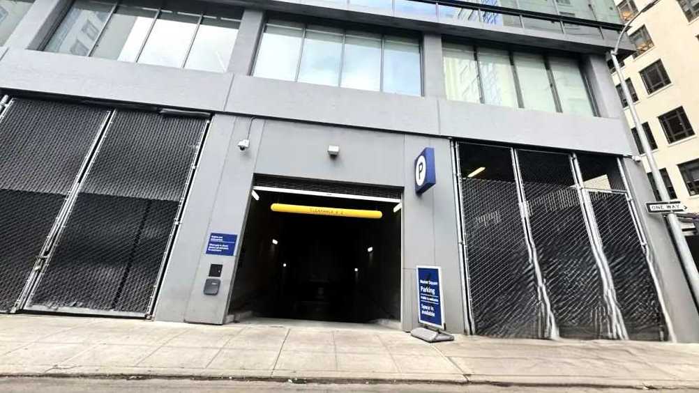 Reserve Market Square Parking | 1355 Market Street Parking Garage