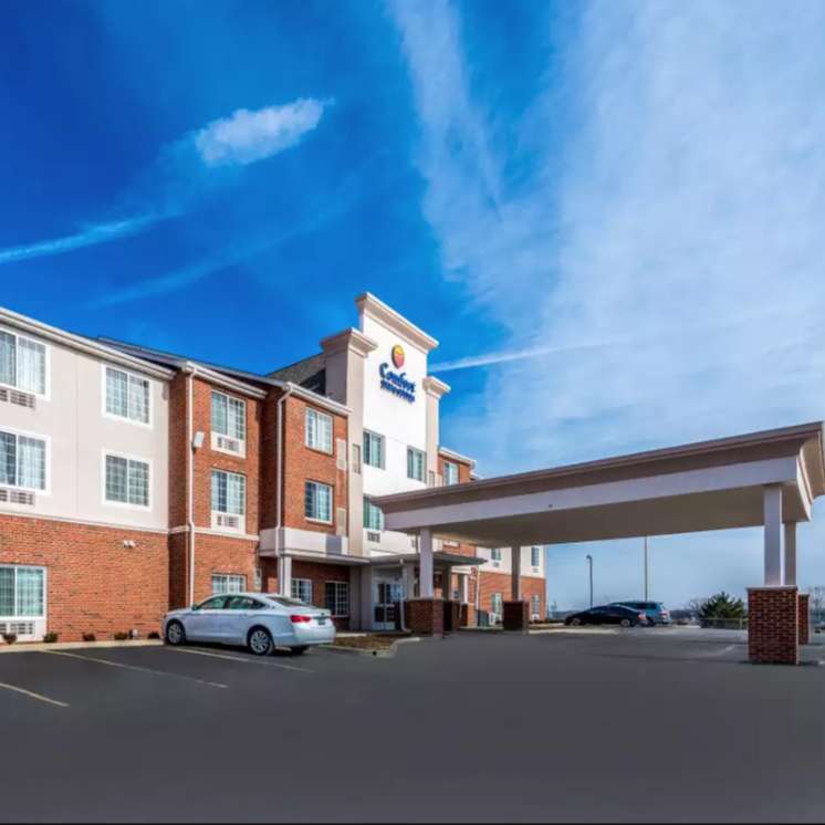 Comfort Inn & Suites DAY Airport Parking | Way