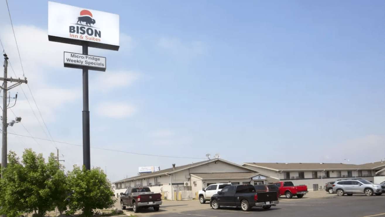 Reserve Bison Inn & Suites Parking | 3518 Interstate Blvd S Parking Garage