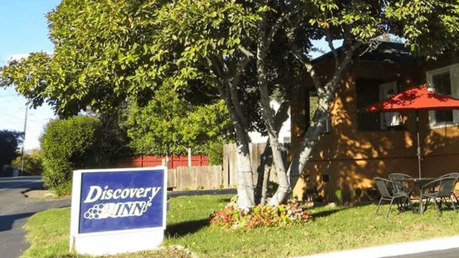 500 Silverado Trail (Napa Discovery Inn) Parking | Way