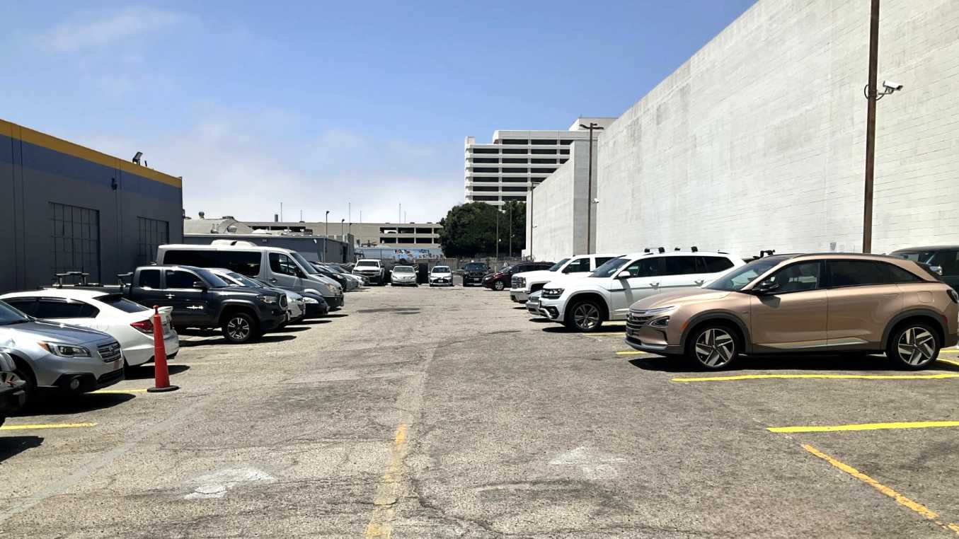 FOX Auto Parks from $9/day | LAX Parking | Way.com