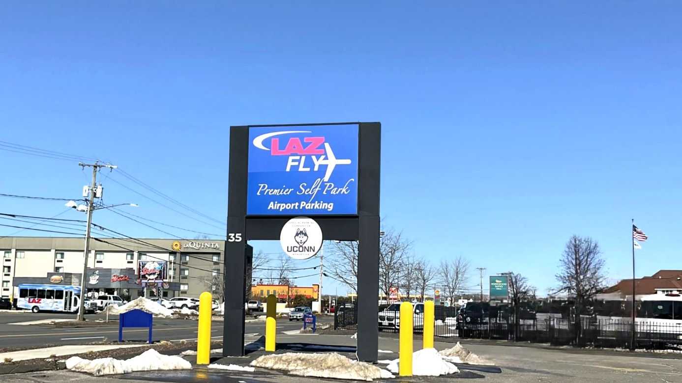 Reserve LAZ Fly Premier Bradley Airport Parking | Way.com