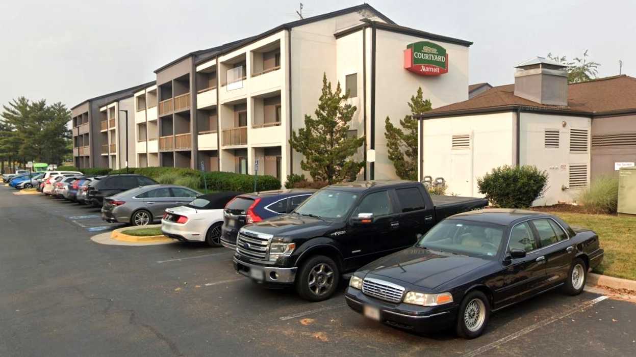 Reserve Courtyard By Marriott IAD Airport Parking | Way.com