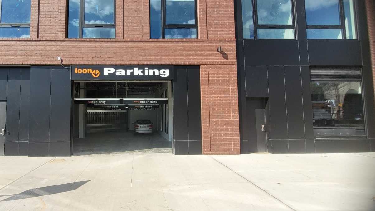 72 01 Queens Blvd.- Sola Parking | Way