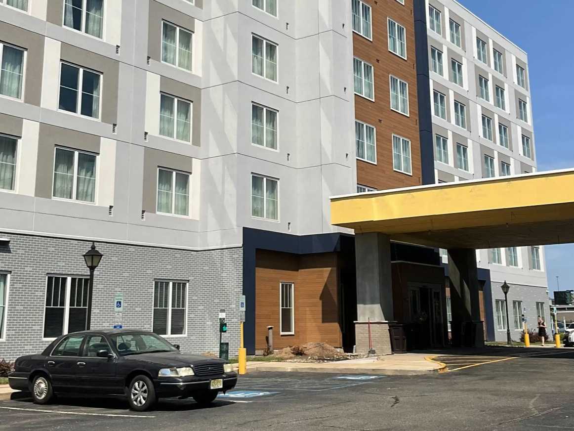 Hampton Inn & Suites EWR Airport Parking | Way