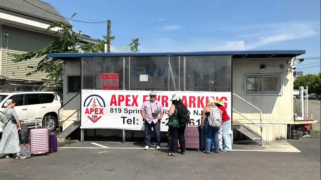 Apex EWR Airport Parking | Way