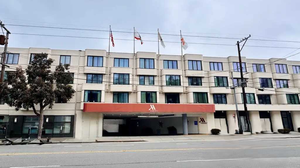 Reserve Marriott FW 1250 Columbus Ave Parking Garage | Way